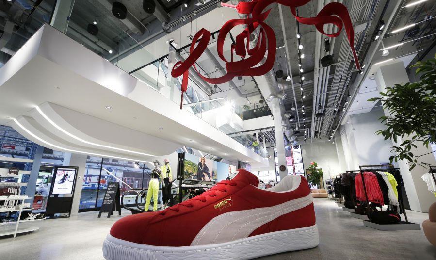 The retail model of the future: From provider to ‘life enricher ...